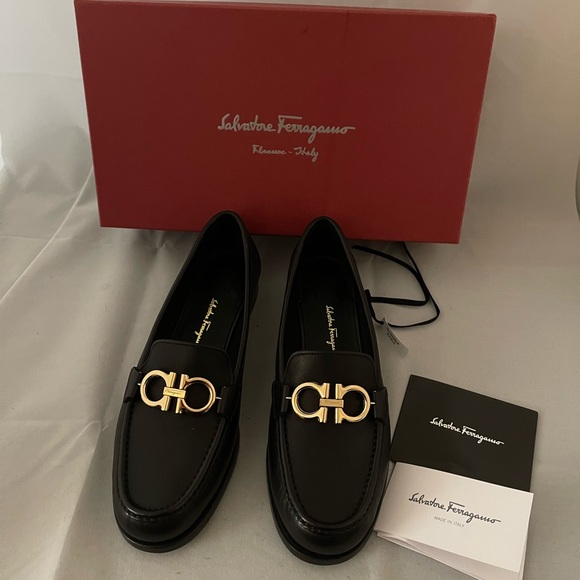 Salvatore Ferragamo | Shoes | Ferragamo Rolo Leather Loafer Black 75 Logo Flip Gold Silver ...